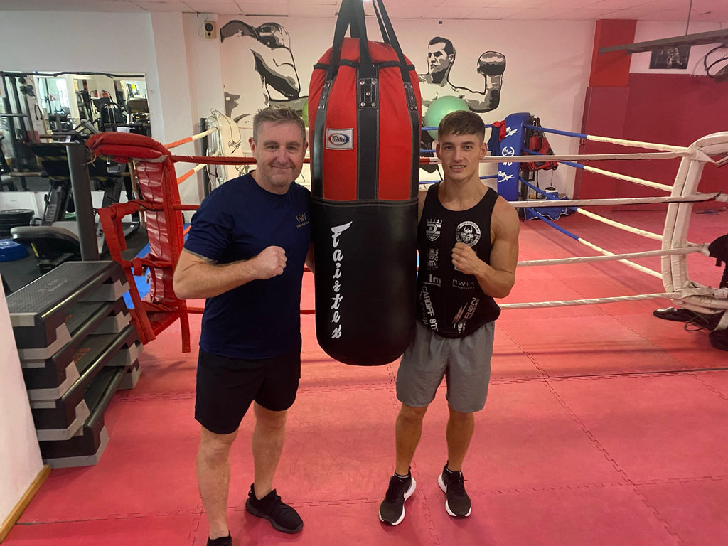 Watches of Wales to sponsor Welsh boxing newcomer Liam Jones
